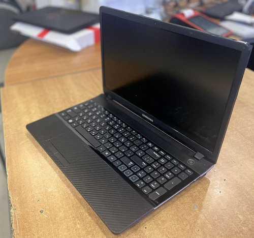 Samsung NP300E5A Intel Core i5/6G/500Gb/GT520MX