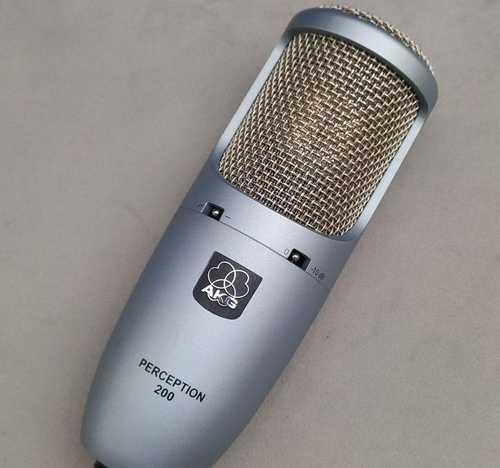 Студийный микрофон akg perception 200