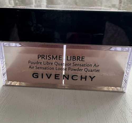 Givenchy пудра prisme libre