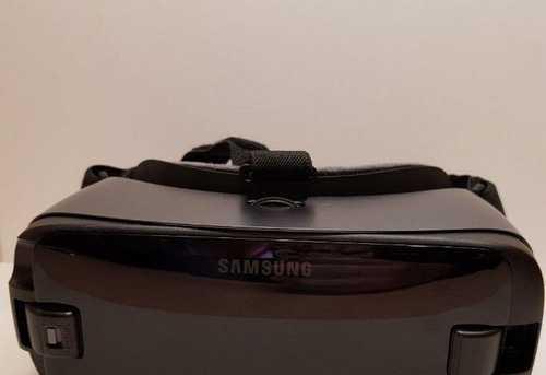 Samsung Gear VR с джойстиком