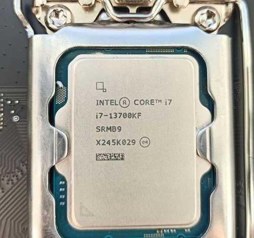 Комплект intel core i7 13700kf, msi mag z690tomaha