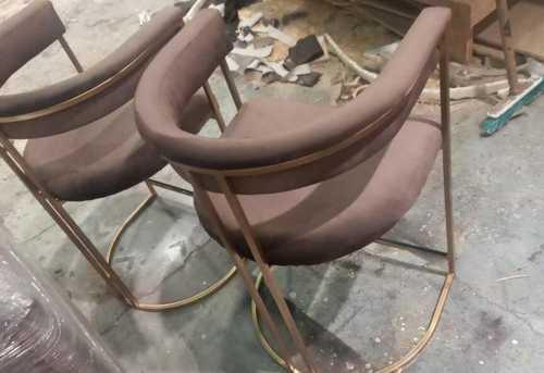Барный стул коричневый на золоте