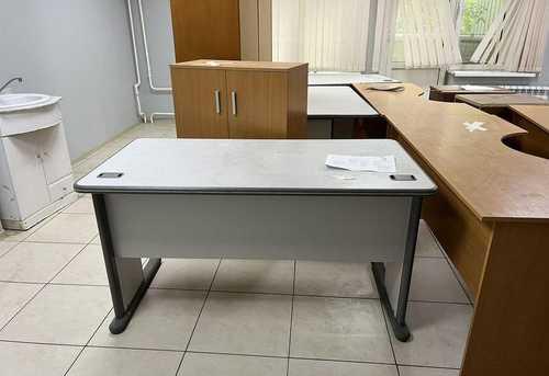 Компьютерный письменный офисный стол парта
