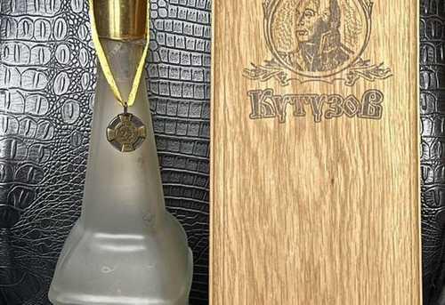 Бутылка от коллекционного коньяка Кутузов