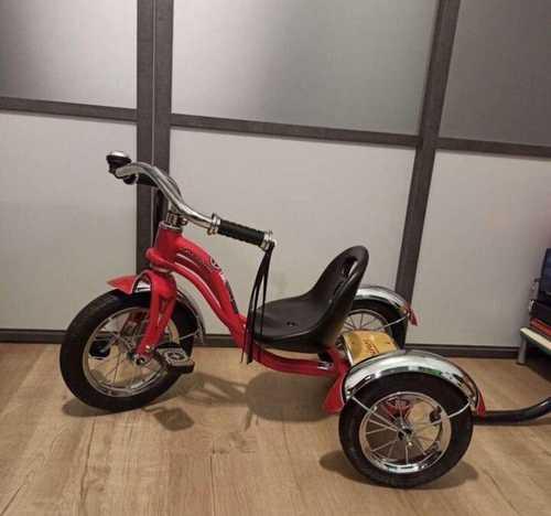 Велосипед трехколесный Schwinn