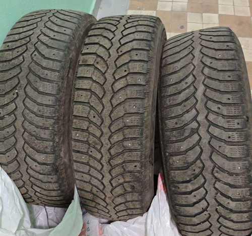 Bridgestone Blizzak Spike-01 235/65 R17 108T