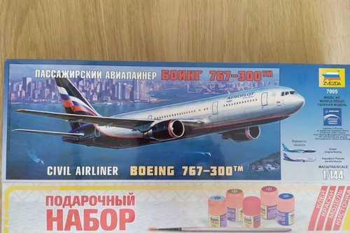 Сборная модель авиалайнера Боинг 767-300, новая