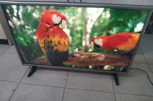 LG 32LH595U smart TV