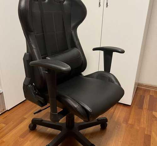 Игровое кресло dxracer