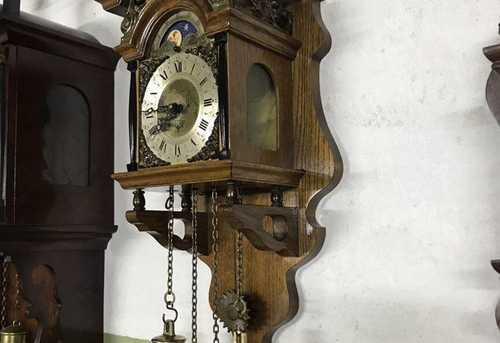 Старинные часы с боем и лунным календарём