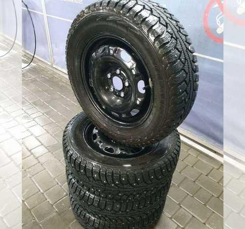 Ikon Tyres Nordman 5 185/65 R14 90T