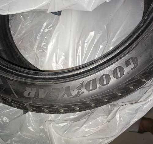 Goodyear UltraGrip Performance Gen-1 265/40 R20 104V