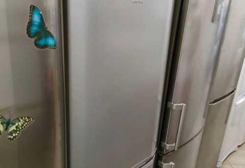 Холодильник Hotpoint ariston 190см