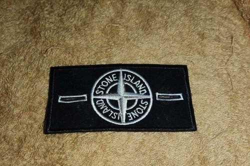 Фото патча stone island