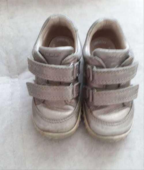 Туфли закрытые кожаные малышу 21 размер