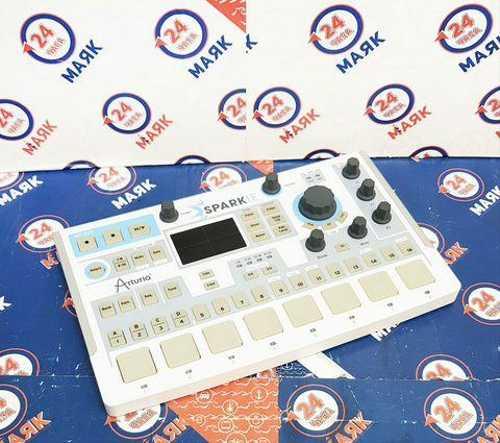 Драм машина Arturia Spark LE