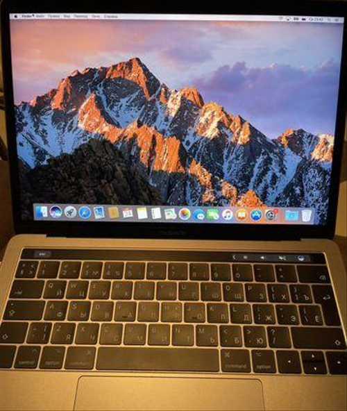 Apple MacBook Pro (13 inch, 2017) TouchBar