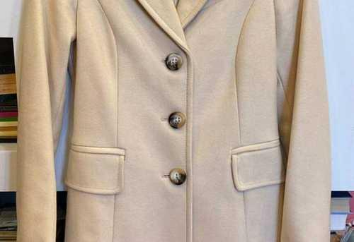 Продам женское пальто Benneton