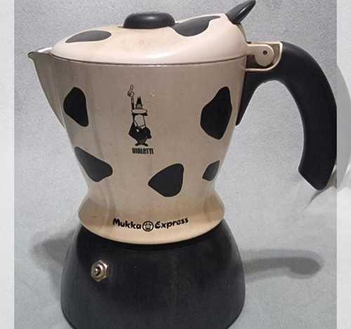 Гейзерная кофеварка Bialetti Mukka Maculata