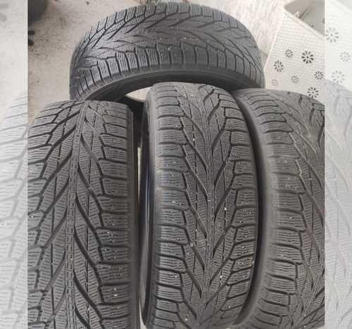 Nokian Tyres Hakkapeliitta R2 235/65 R17