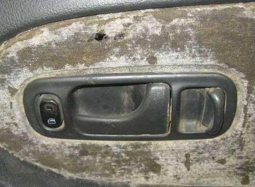 Ручка внутренняя задней R двери Nissan Primera P10