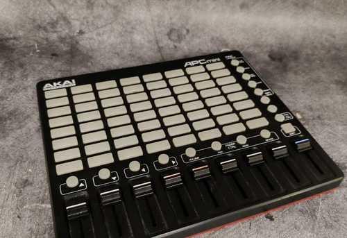 Контроллер Akai APC Mini