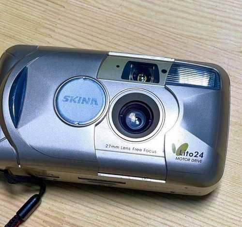 Винтажный пленочный фотоаппарат Skina Lito 24