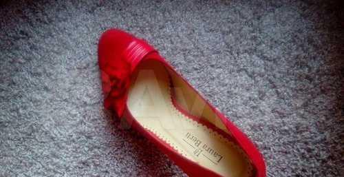 Продам туфли 38 р Laura Berti красные нат/замша но