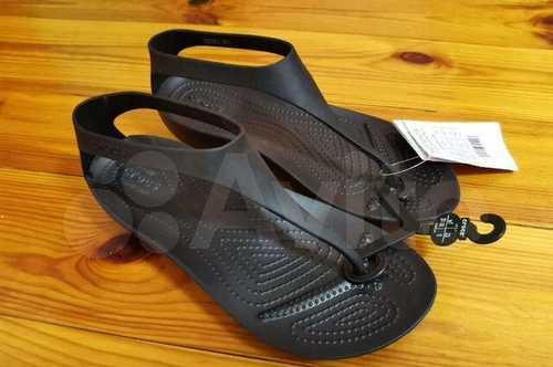 Сандалии Crocs w7 новые