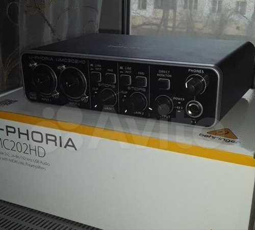 Behringer U-Phoria UMC202 HD Аудиоинтерфейс