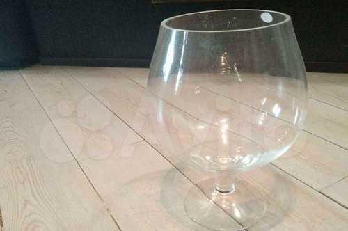 Стеклянная ваза бокал