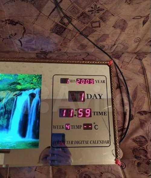 Часы настенные с водопадом