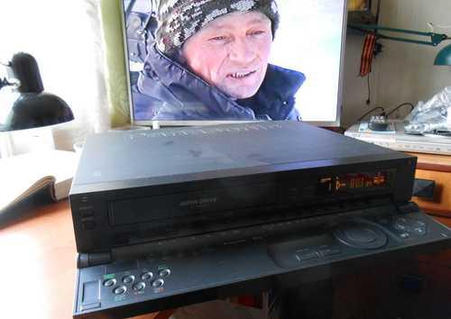 Продаю видеомагнитофон S-VHS Panasonic NV-HS800EE