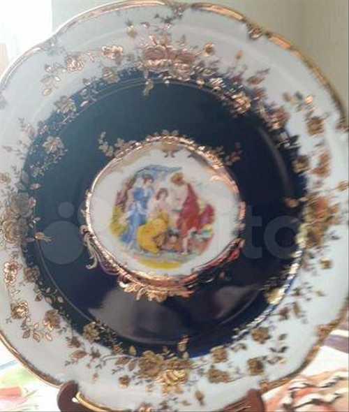 Тарелка декоративная Мадонна на подставке
