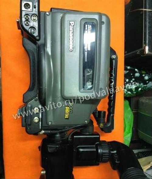 Видеокамера Panasonic AG-DP800HEG