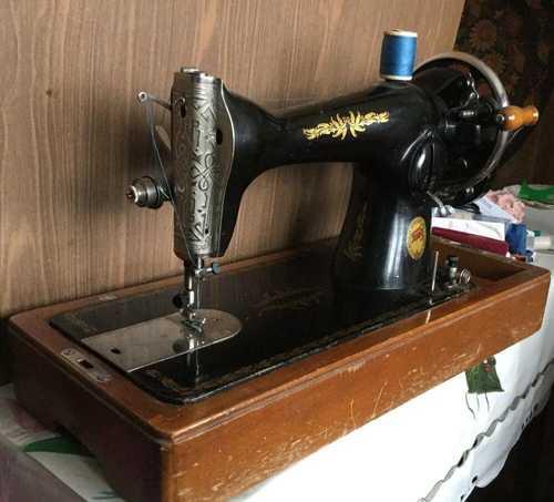 Антикварная швейная машинка Подольск 1951 года