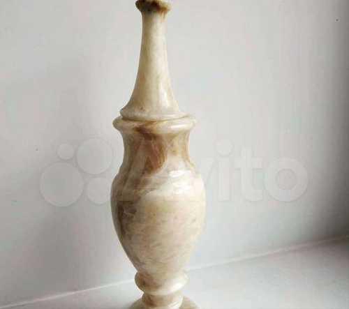 Оригинальная каменная ваза с крышкой
