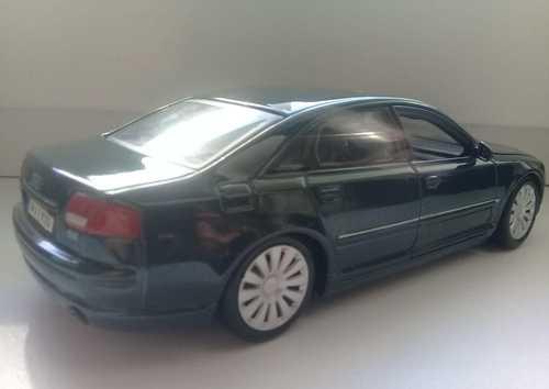 Модель audi A8 1/26