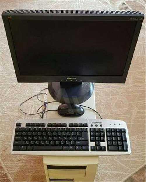 Компьютер с монитром