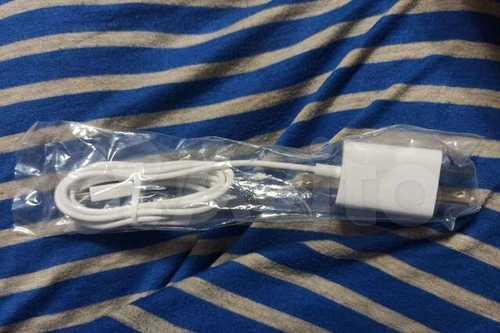 Микро USB зарядка с американской вилкой от Моторол