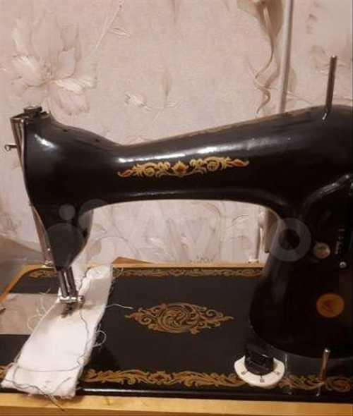 Швейная машина Подольск с ножным приводом