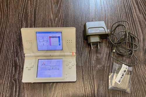 Nintendo DS lite + Mario Kart + аккумулятор