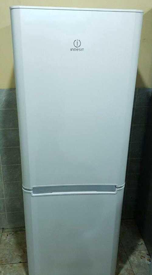 Холодильник Indesit IBF 181 (no frost)