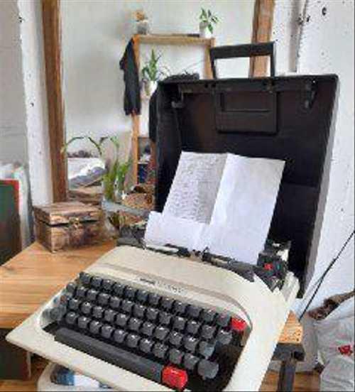 Пишущая машинка / Olivetti letterа 12 / печатная