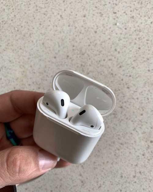 Apple Airpods (1st version)