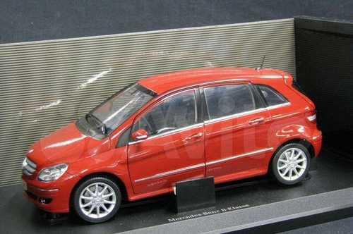 Модель авто 1:43 B-class