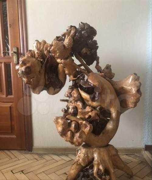 Статуэтка из корня камфорного дерева