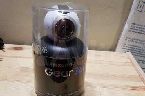 Панорамная камера Samsung Gear 360