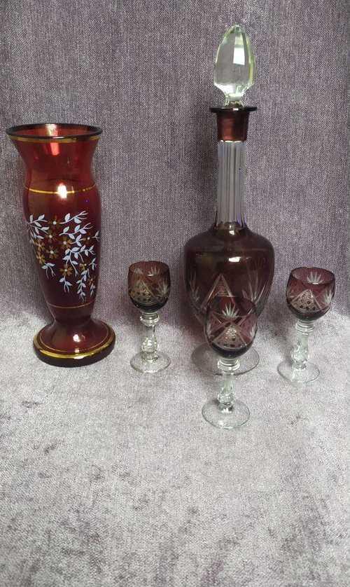 Штоф с 3 рюмками и ваза марганцевое стекло СССР