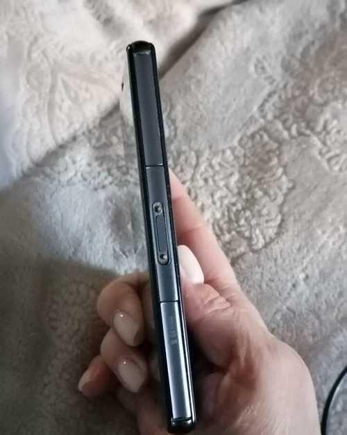 Телефон Sony Xperia z 3 compact